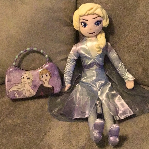Disney | Toys | Elsa Frozen Princess Doll Frozen Carry Case | Poshmark